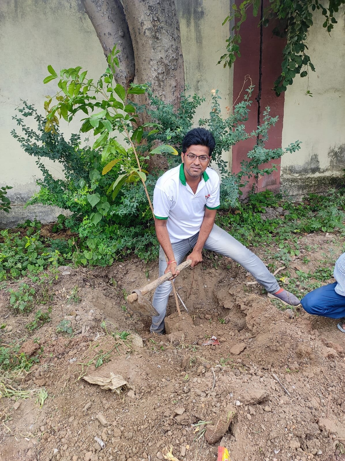 125 Indegenous Trees Planted at ZP School and Shri Swami Samarth Temple ...